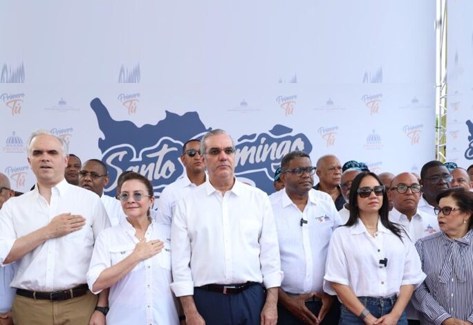 Presidente Abinader visita el barrio Capotillo y dice que quiere ...