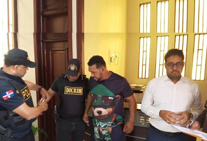 Se entrega a la PN hombre buscado por agredir con un bate a otro en Mao ...